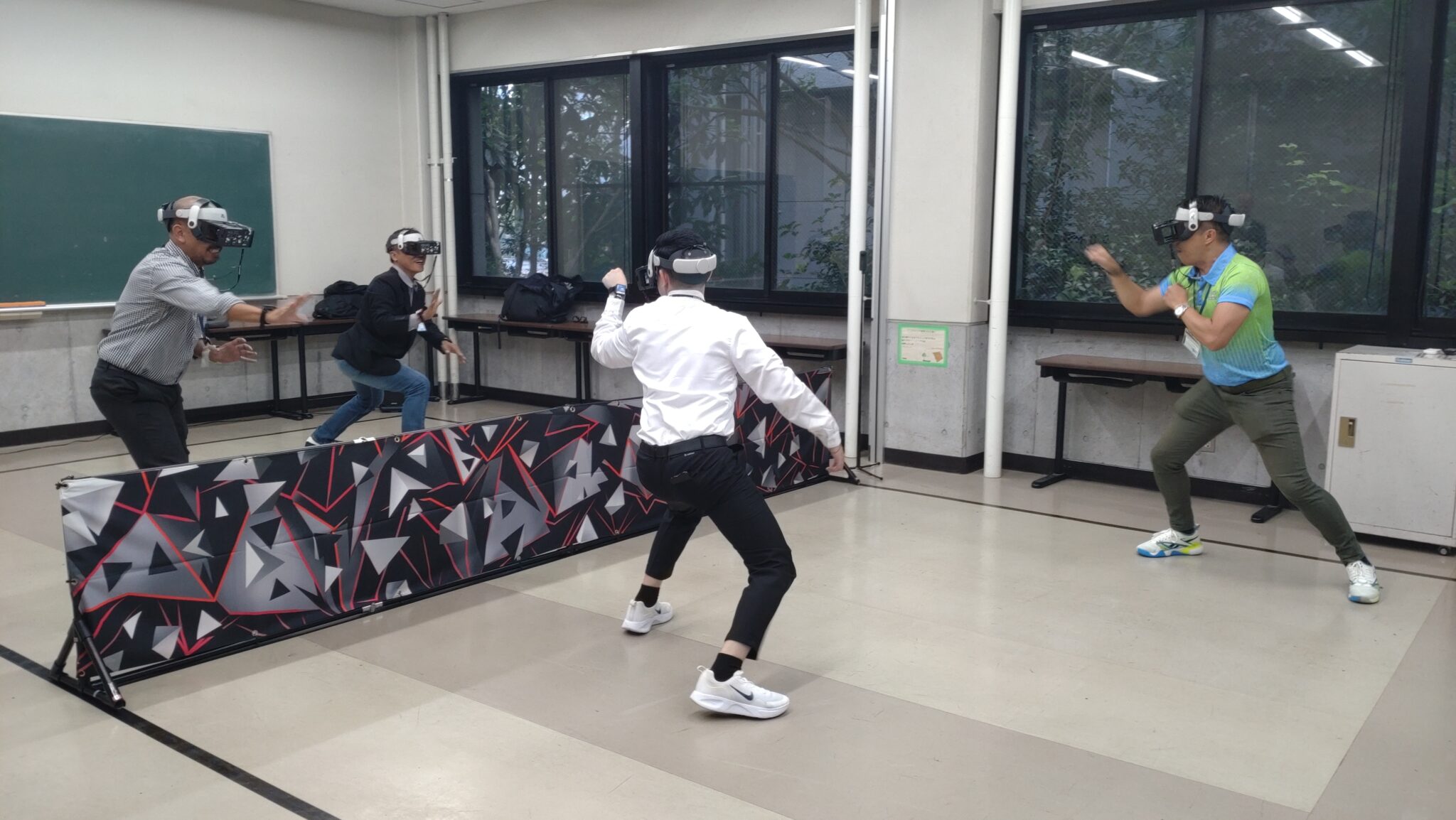 安田女子大学が未来の教育へ！「女子大初」ARスポーツ「HADO」を導入し、新設・理工学部で先進的学びを提供 | HADO｜動けるゲーム、遊べるスポーツ